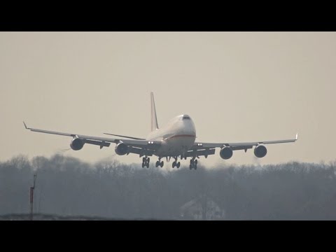 Yangtze River Express Boeing 747-481 B-2437 arrival at Munich Airport Landung Flughafen München