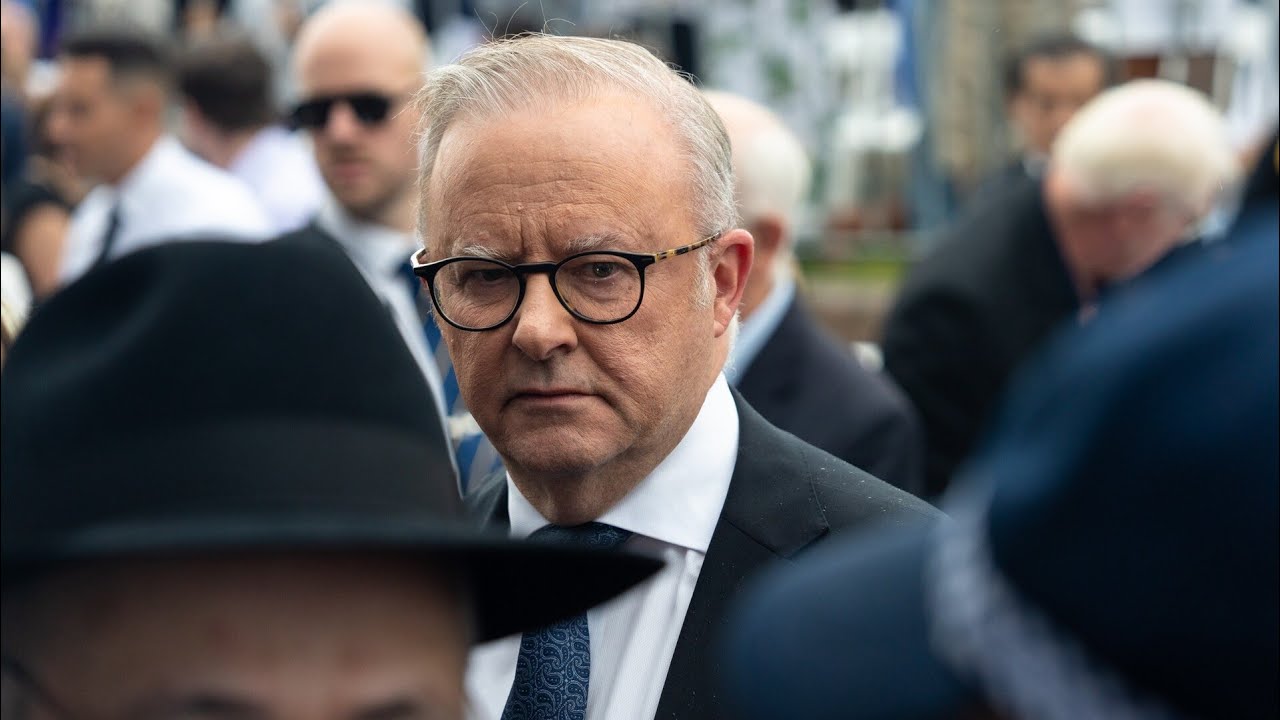 'Arrogant': PM blasted for ignoring calls for Bondi Royal Commission