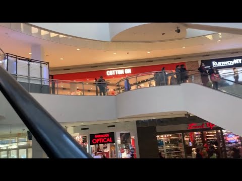 Queens center mall, New York