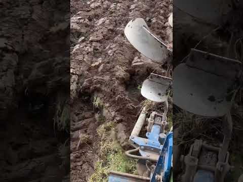 Ploughing light clay soil #farming #farmlife #farm #plough #soil