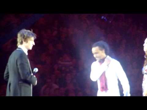 Clouseau - Fiets ** Michael Jackson Style! @ 10x10 Sportpaleis Antwerpen 12 dec 2009
