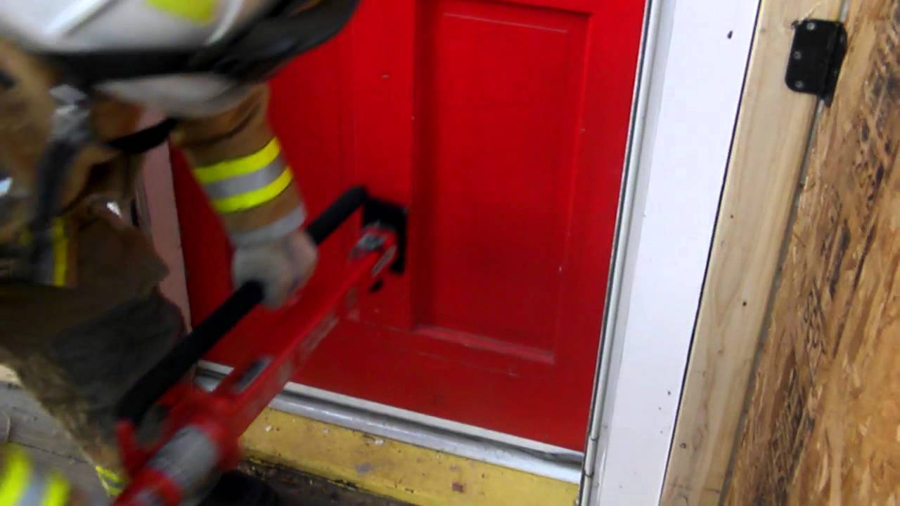 W Tool Battering Ram   Hinge Side