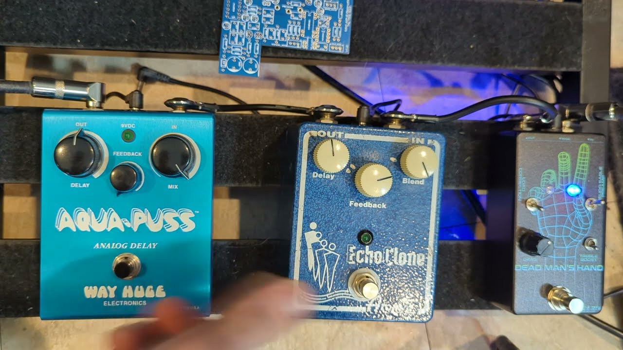 Pedal Builder REACTS! | Inside an Atomic Echo Clone (Way Huge Aqua Puss Delay AP-2) MN3005 Tone Demo