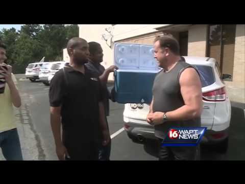 Scott Simmons takes the ALS Ice Bucket Challenge