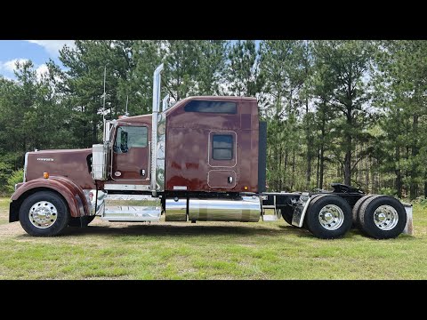 (Sold) First Look 2025 W900L Studio Sleeper- Legendary Brown