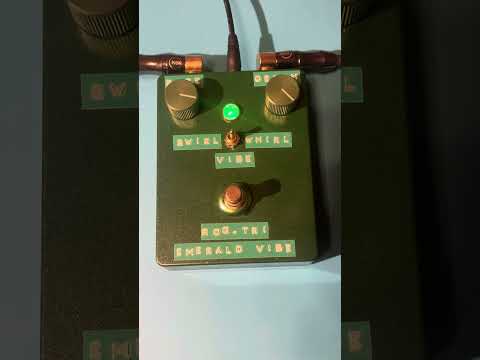 Runoffgroove Trivibe Emerald Green - Univibe Clone - Smart | Reverb