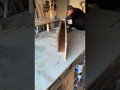Easy DIY floating shelf / mantle