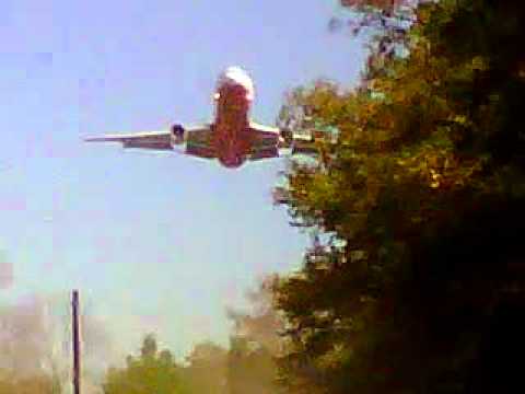 DC-10 dropping on firefighters