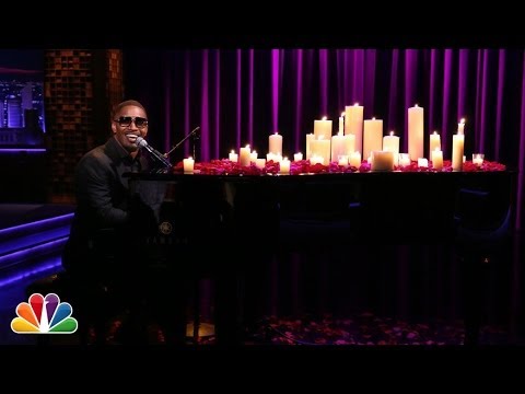 Jamie Foxx Sings Unsexy Words Sexily