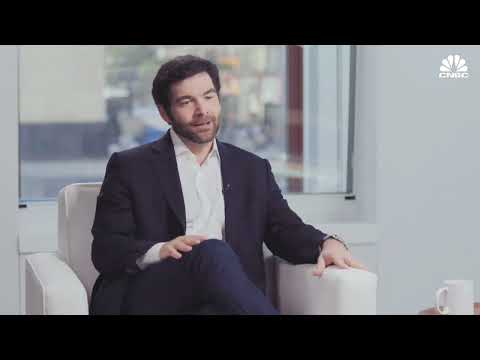 How does former LinkedIn CEO Jeff Weiner skilled up as a leader