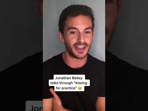 Jonathan Bailey on "practice kissing" for 'Bridgerton'