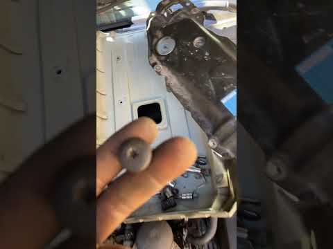 BMW 528xi new car for me easy fixed coolant hose