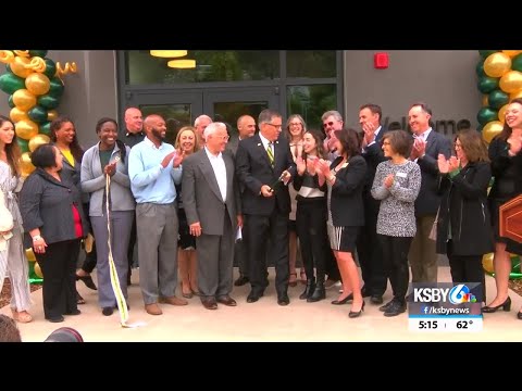 Cal Poly opens new welcome center on campus, unveils updated branding, logo