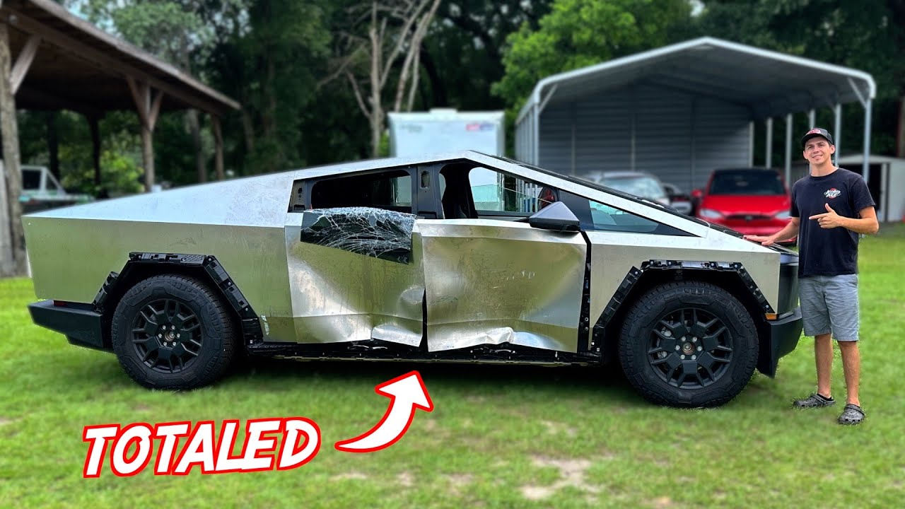 Man Buys the First Totaled Tesla Cybertruck, How Is He Even Going To ...