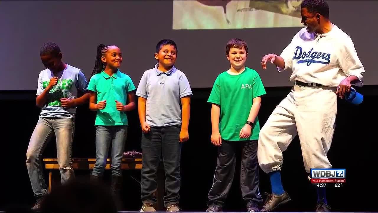 One-Person Play Tells Story of Baseball Legend Jackie Robinson