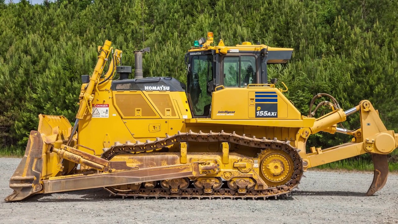 Komatsu D155AX-8 machine features