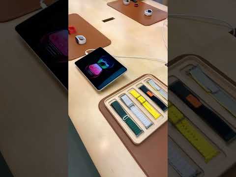 Apple store in Canada #Apple #iphone14promax #macbookpro #iwatch #ipad #shorts #viral #vancouver