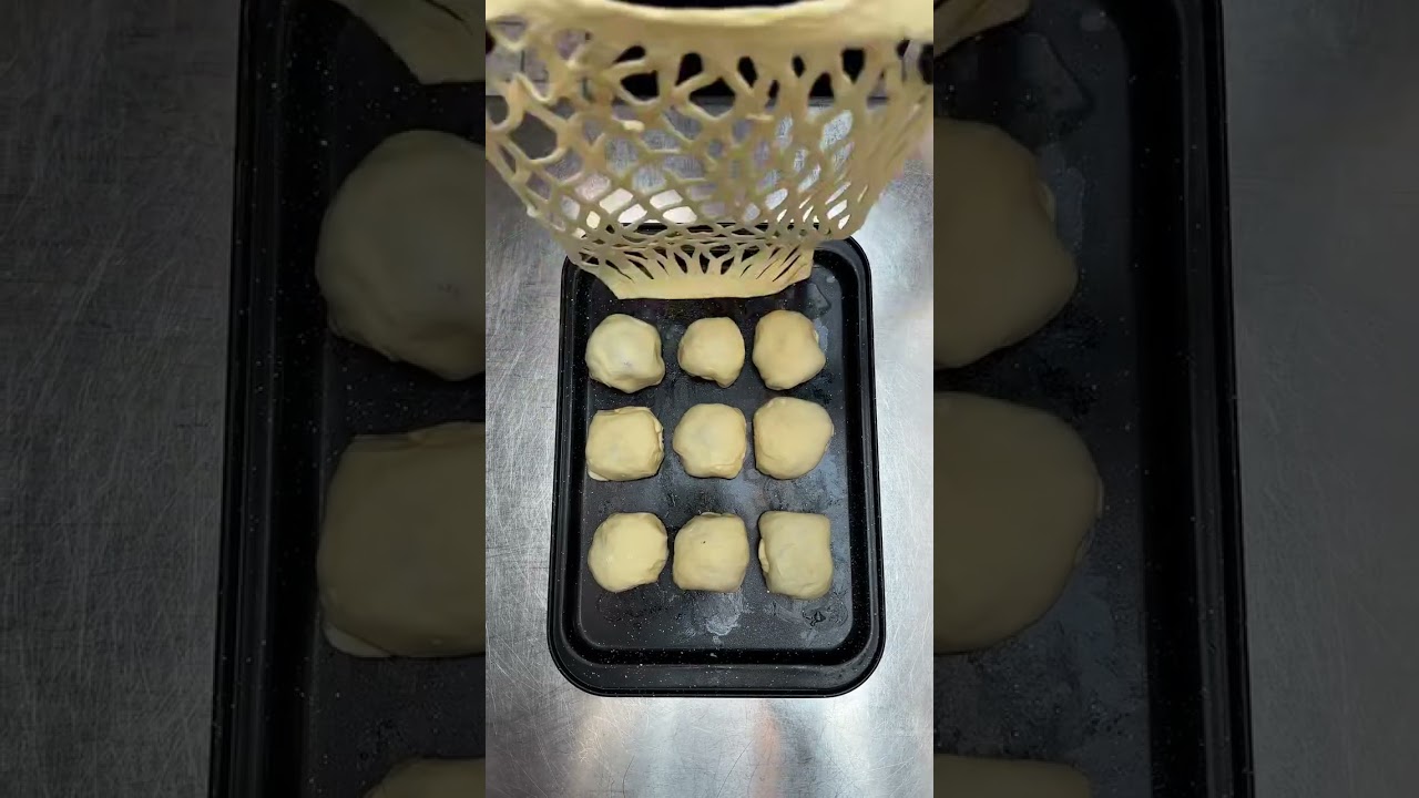 Mini Beef Wellington BitesMini Beef Wellington Bites! Fancy meets finger food with this recipe 🥩✨