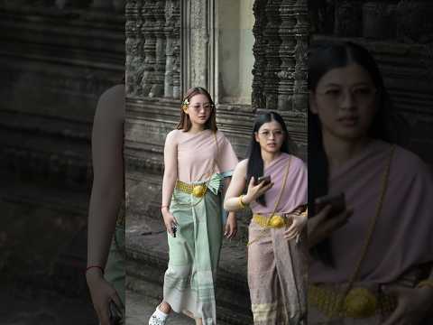 Take a picture beautiful people at Angkor Wat Cambodia 🇰🇠#streetstylephotography