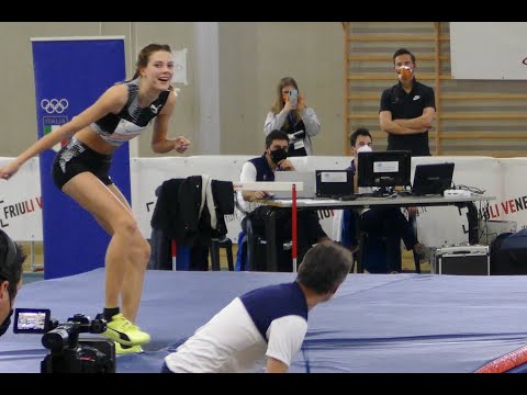 Yaroslava Mahuchikh unlucky opening jump at height 186 cm HIGH JUMP