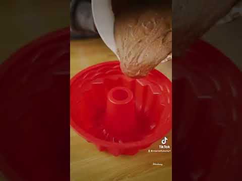 Gugelhupf Schokoladen Rum Kuchen einfaches Rezept