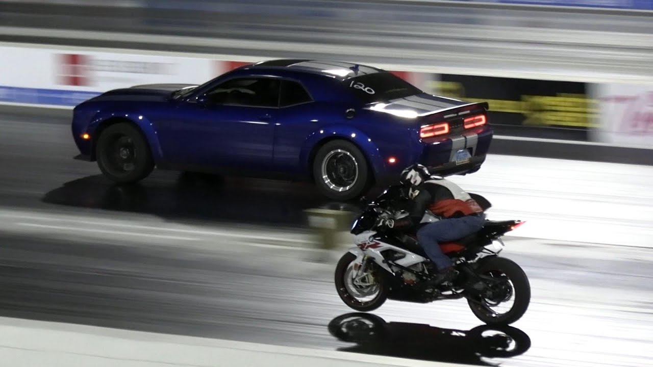 Dude, I Almost Had You: Dodge Challenger Hellcat on Drag Radials Races ...