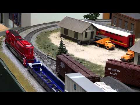 HO SD90/43MAC and Gunderson MAXI-IV from Kato USA