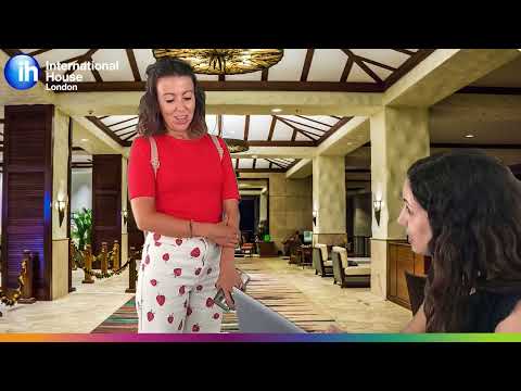 Spanish Hotel - Checking In (with subtitles)