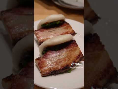 Is Momofuku Noodle Bar in New York, NY Iconic or Overrated?! (Part 34)