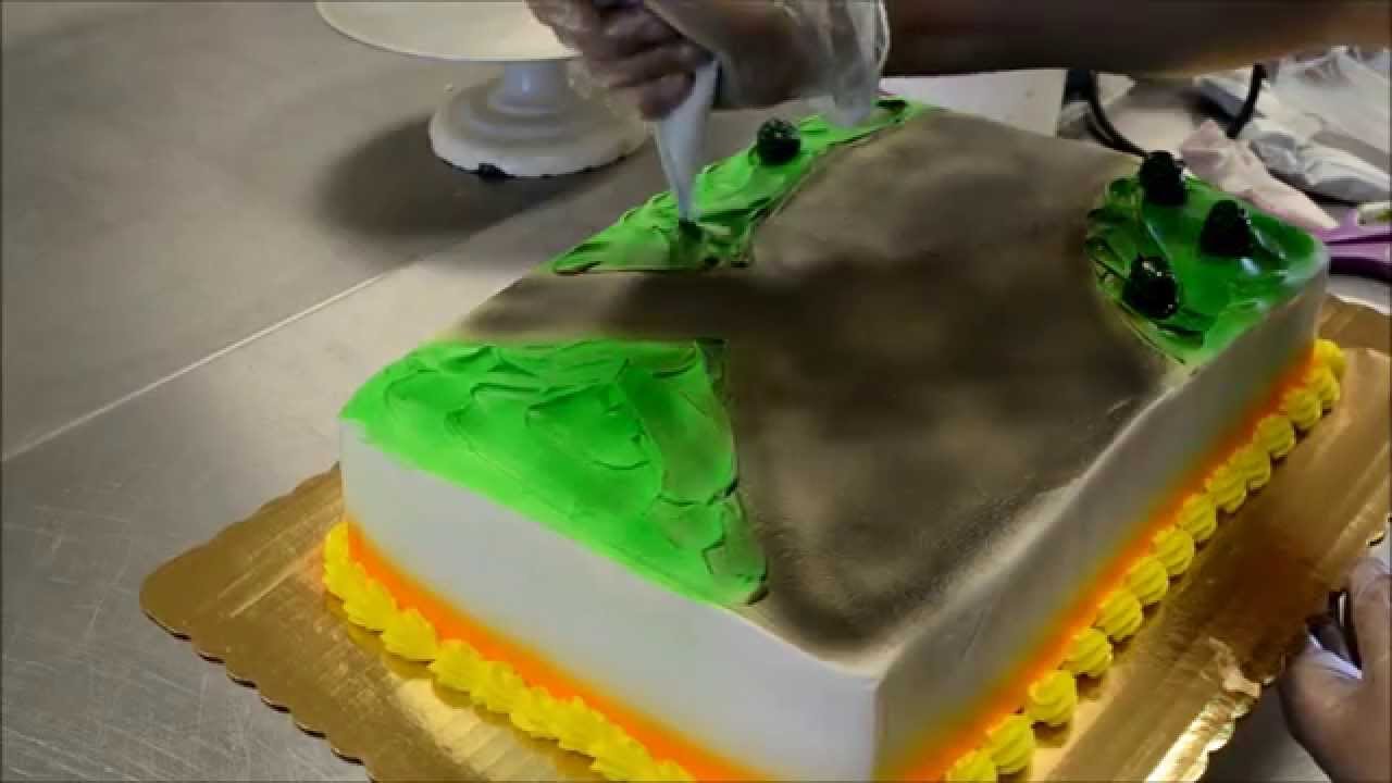 Mickey Mouse sheet cake decoration
