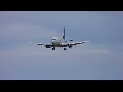Nolinor Boeing 737-200 C-GNLK Landing Runway 29 CYQB