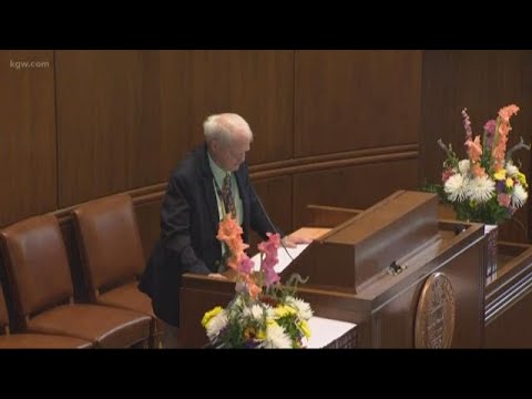 Gov. Brown orders OSP to find Republicans