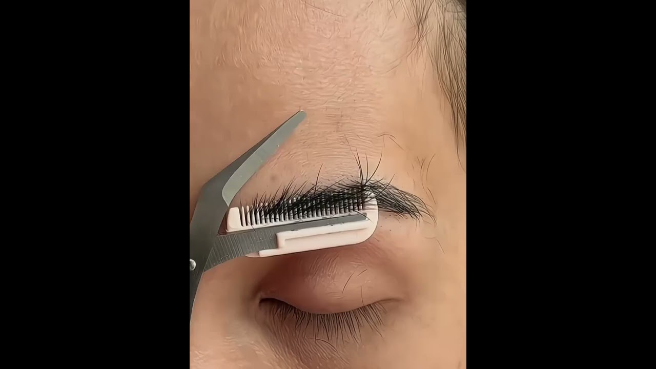 Eyebrow trimming for beginners #eyebrow trimming knife and eyebrow scissors