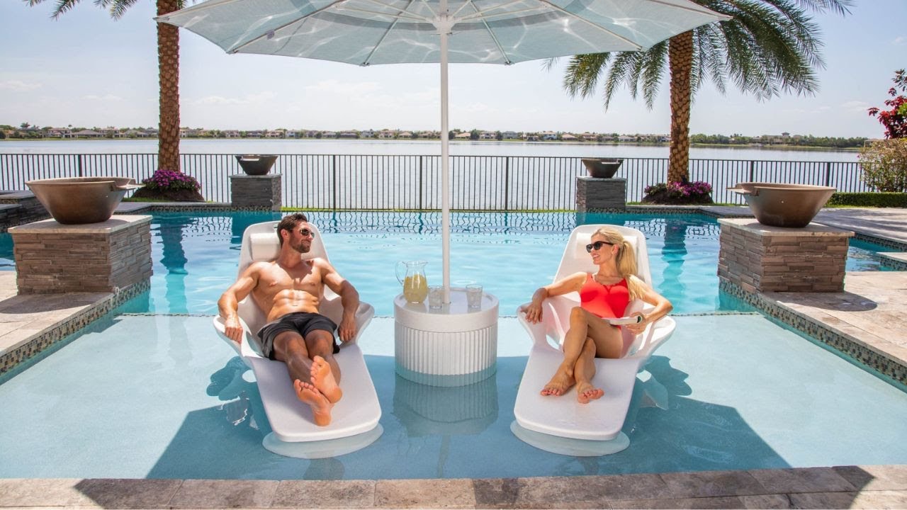 Shayz In Pool Lounger