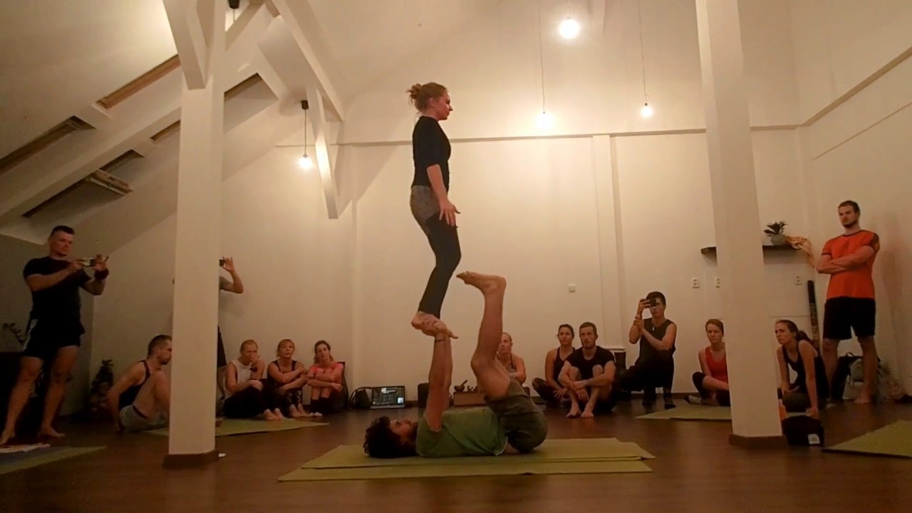 AcroYoga: Floating Flow