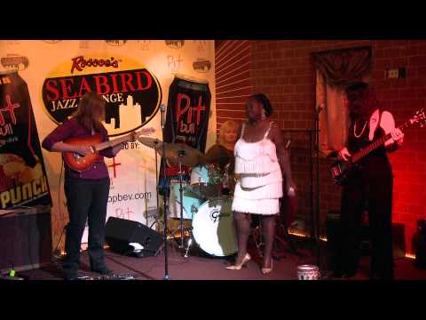 Marguaret Love & The Lovetts Band Live From Roscoe's Seabird Jazz Lounge Long Beach Ca.
