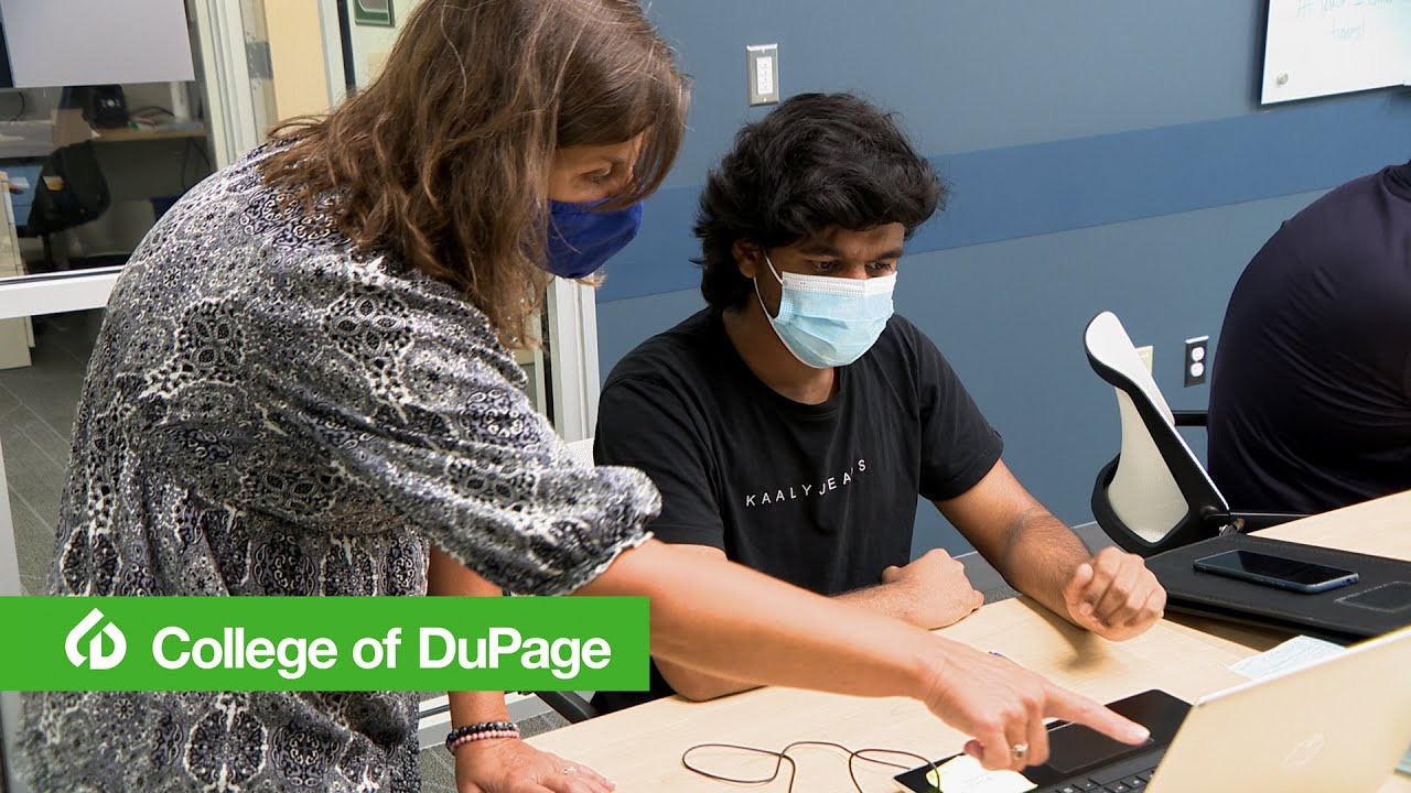 How Navigators Help Students Enroll in Classes