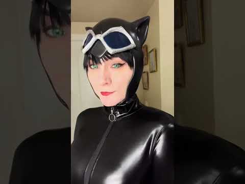 new Catwoman outfit