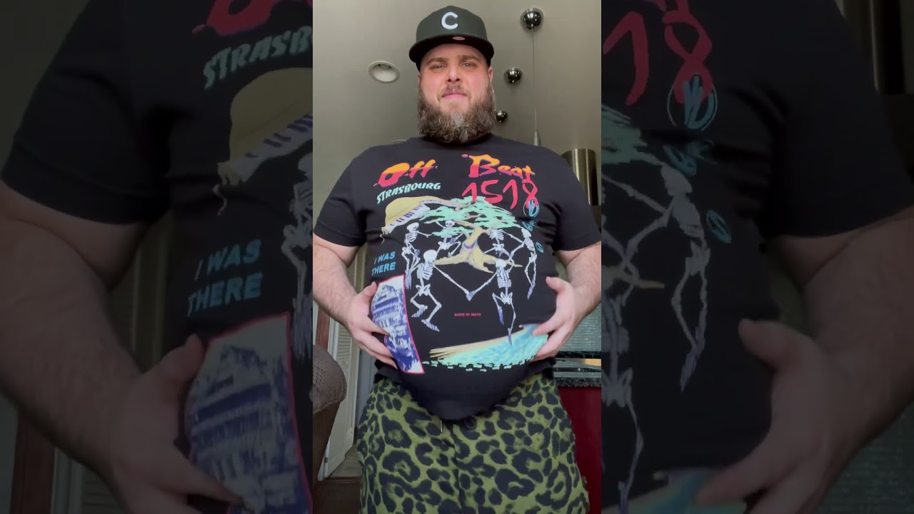 It don’t even look real 😂 #gainer #bear #pregnant #beard #chubby