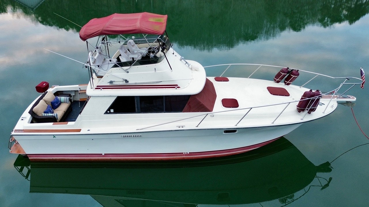 1979 Silverton 34 Convertible (Fresh Water) Motor Yacht For Sale on Norris Lake TN