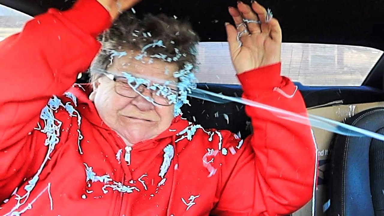 EXTREME SILLY STRING PRANK ON GRANDMA!