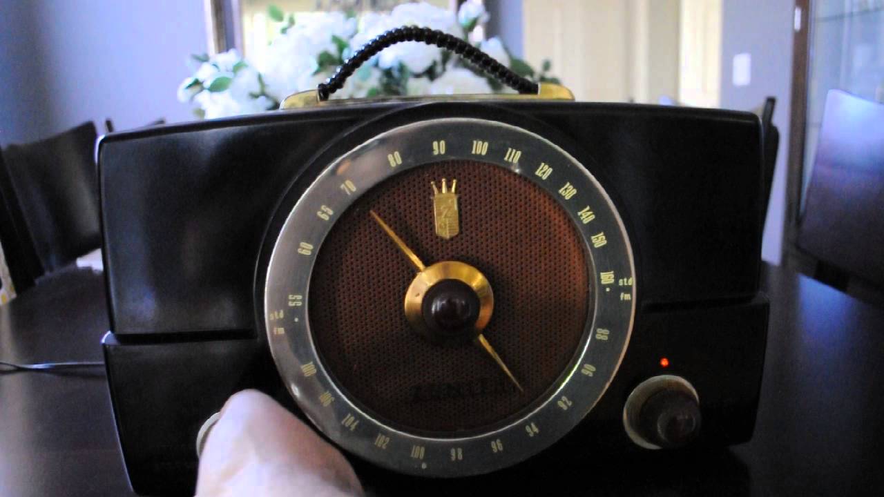 1950 Zenith H725 AM FM Radio (Serviced, Near MINT Case!!)