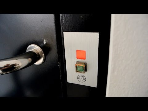 Original 1970s Schindler R-series traction elevator @ Piazza Cioccaro 2, Lugano, Switzerland