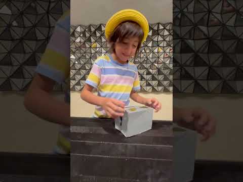 Construyo un ROBOT con material RECICLADO