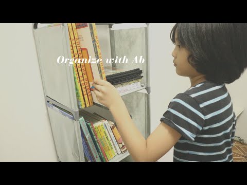 ORGANIZING BOOKS IN SIMPLE BOOKSHELF KIDS VIDEO