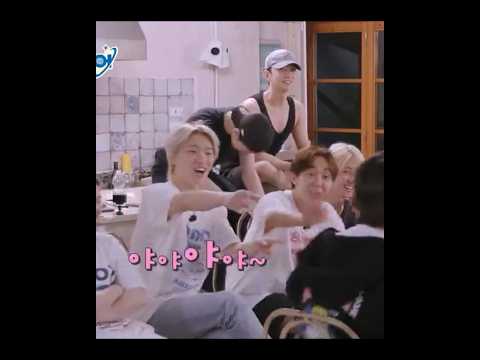 #Jun getting MAD at Hoshi😂Tiger speaking Chinese from nowhere!#seventeen#hoshi#mingyu#nanatour#dino