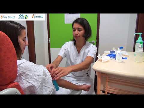 Scanner abdominal avec injection. Préparation dans la cabine.