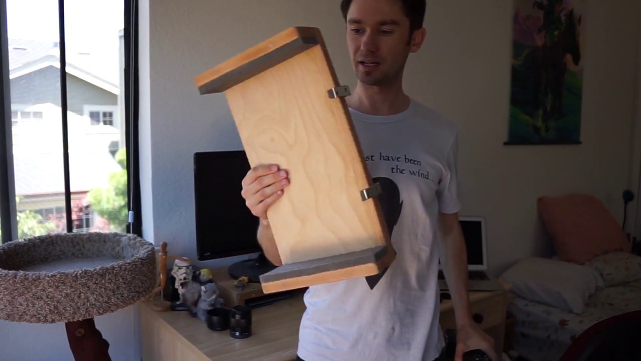 MPC 1000: Studio Stand