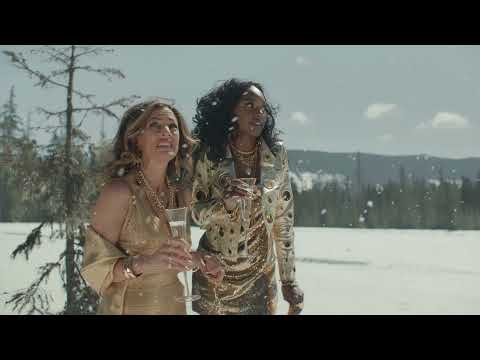 Fancy and Frozen feat. Slopeside Peak Luxe | Omni-Heat Infinity | Columbia Sportswear