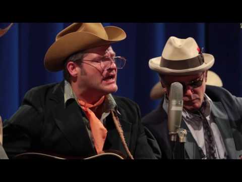The Cleverlys - I Gotta Feeling (Live on KNOB - Bluegrass Corner)